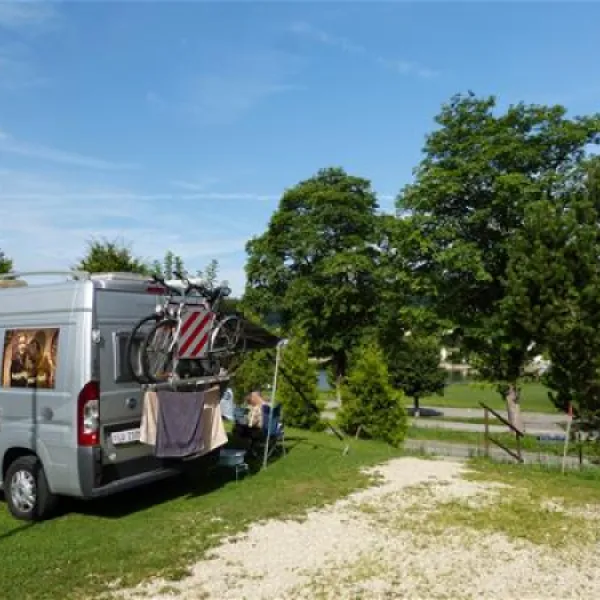 Camping Lac des Brenets in Schweiz - Spottocamp - Spottocamp